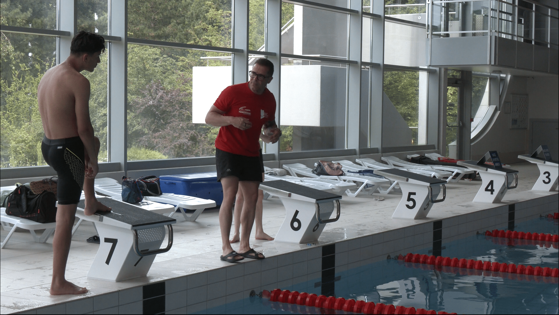 Thierry Houp : un des doyens des maîtres-nageurs à la piscine de ...