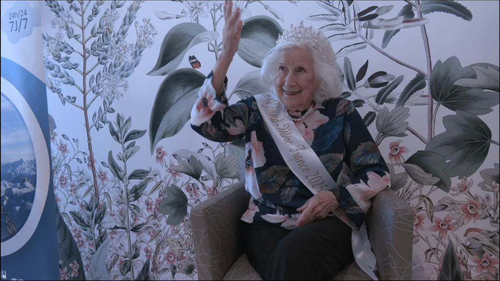 Concours Miss Grand-Mère 2025 : Berthy Bach est élue à 87 Ans - TV8 ...